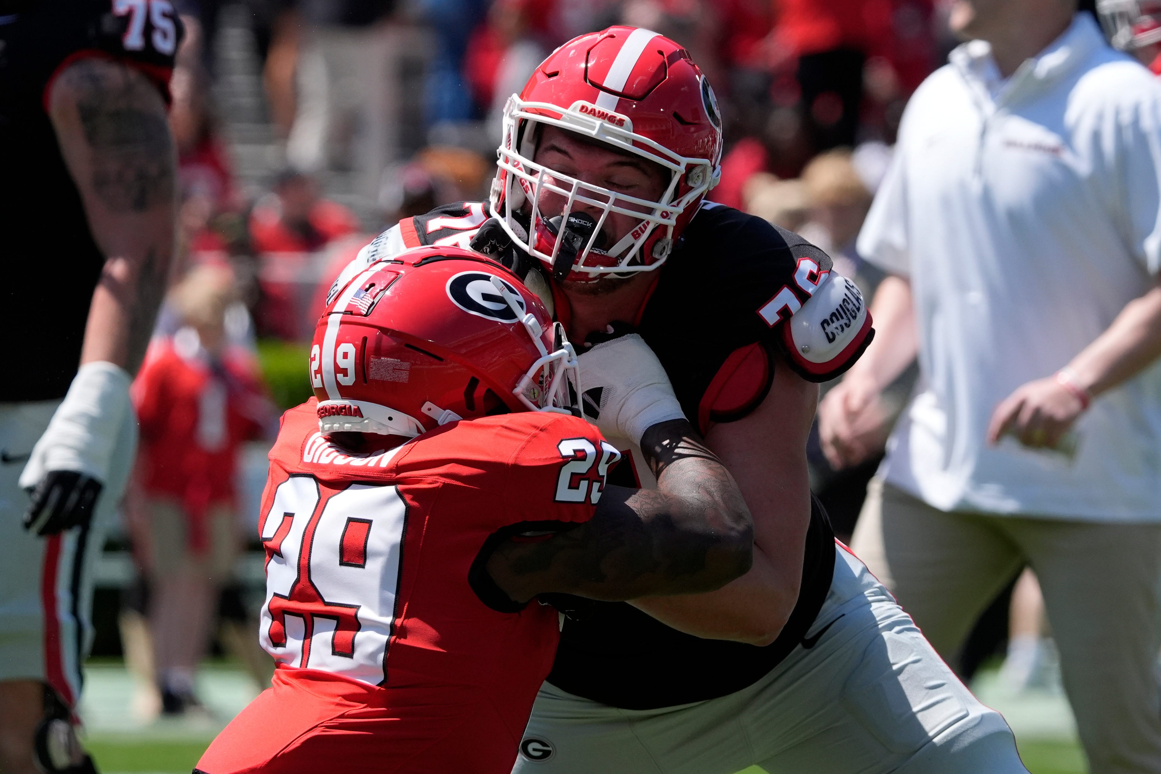 Nation's No. 7 defensive lineman announces commitment date
