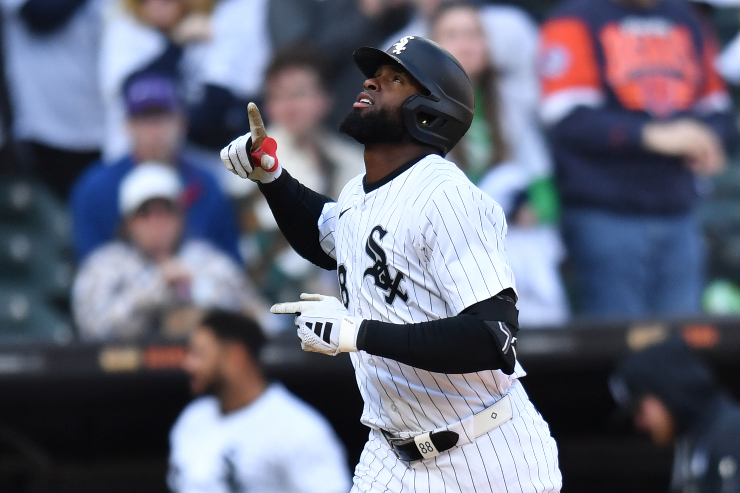Dodgers, White Sox previously discussed Luis Robert Jr. trade