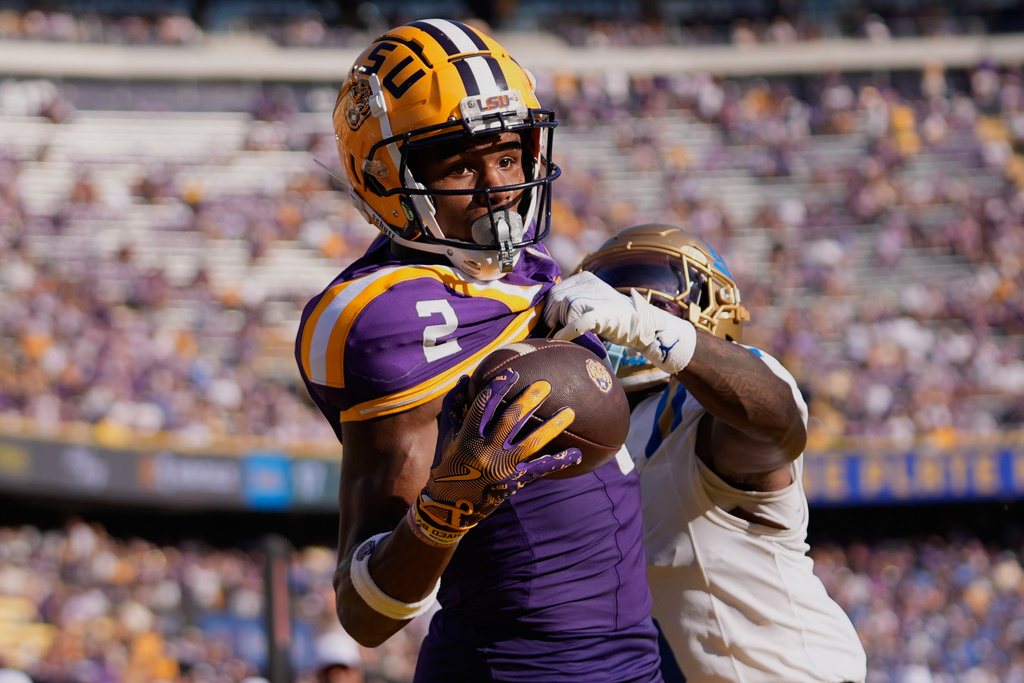 Ex-LSU receiver Kyren Lacy died in an apparent suicide during a police ...