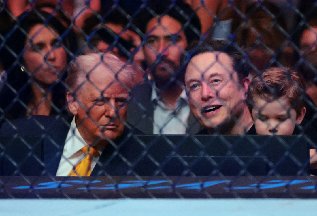 볼카노프스키, 트럼프 앞에서 다시 챔피언···로페스 꺾고 1년 2개월 만에 UFC 벨트 탈환