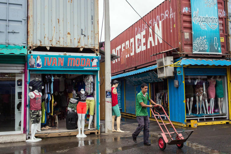 Ecuador Bonds Soar as Trump Ally Noboa Wins Key Runoff Vote