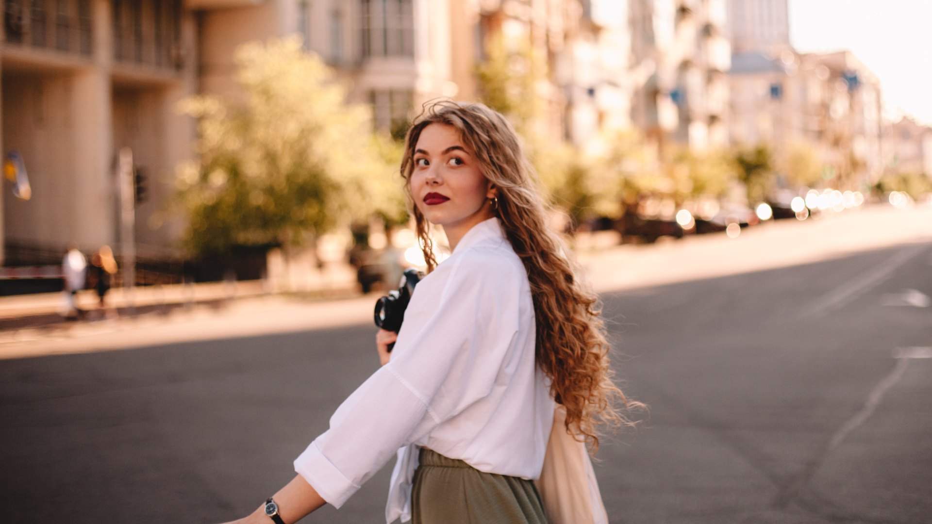 17 Loose Spring-to-Summer Tops That Are Secretly Slimming - Starting at $8