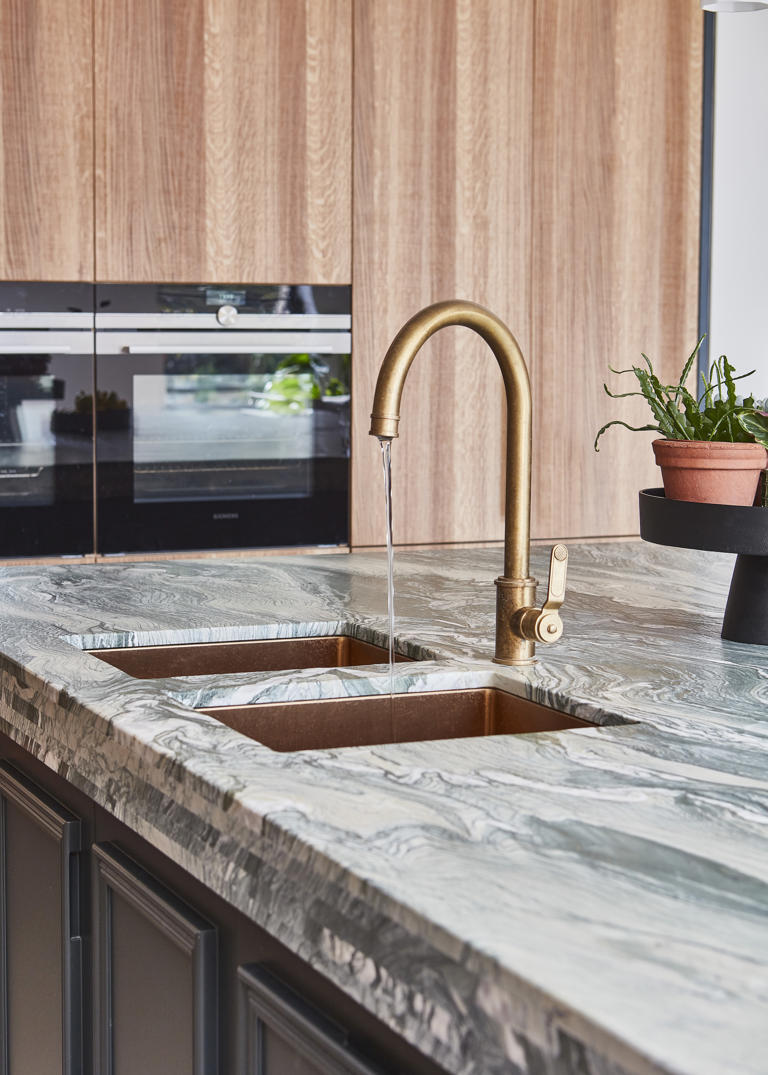 The 10 Different Types of Kitchen Taps — And the Pros and Cons of Each ...