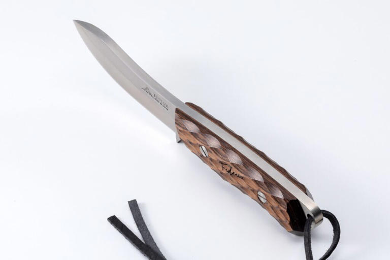 【マクアケ歴代1位】“売れすぎ注意”!? 老舗刃物屋の新作ナイフ『FEDECA ブッシュクラフトナイフ』がバズるワケ