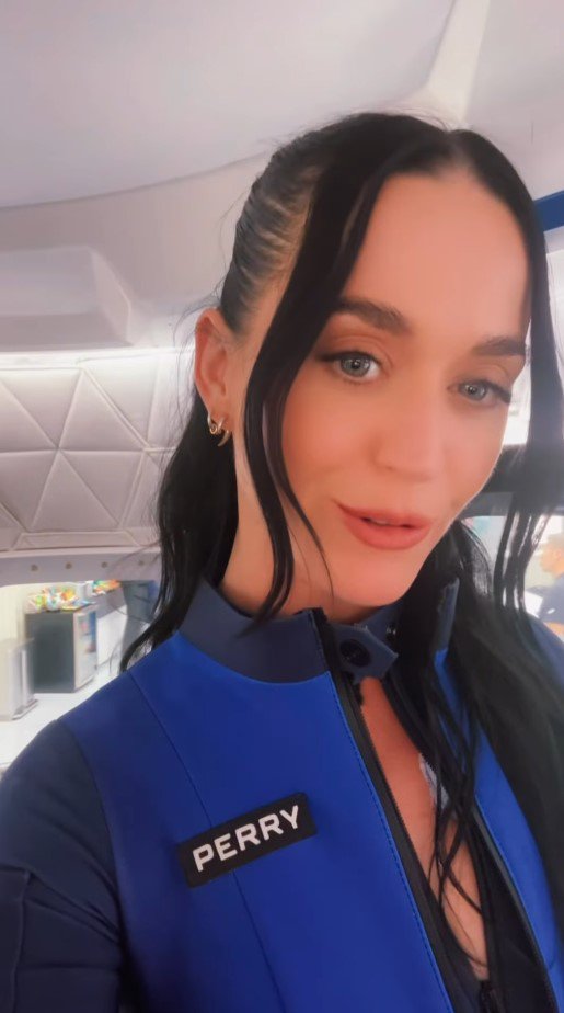 Katy Perry tours inside the Blue Origin capsule that rocketed her into ...