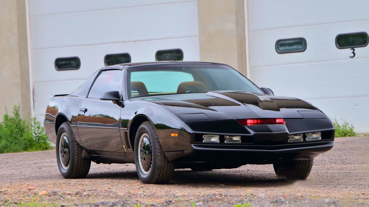 How Knight Rider’s KITT Set the Standard for High-Tech Cars