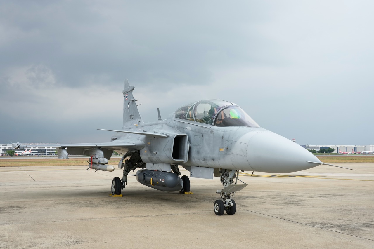 The Saab Gripen E Fighter Jet Now Has AI Systems
