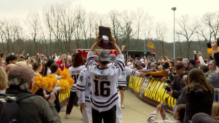 Kalamazoo welcomes home national champions, WMU hockey team