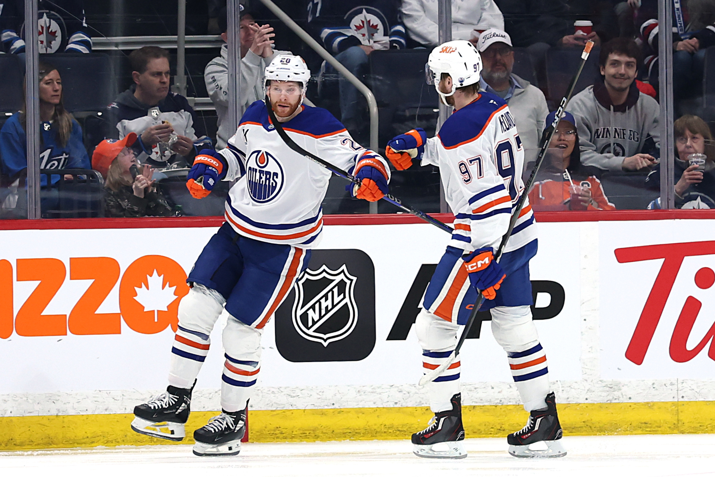 Shorthanded Oilers Cool Jets in 4-1 Victory, McDavid at 99 Points