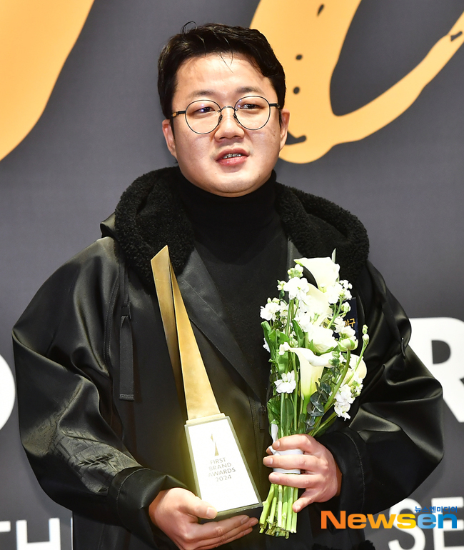 ‘최강야구’ 장시원PD, JTBC와 갈등 속 ‘불꽃야구’로 경기 강행하나