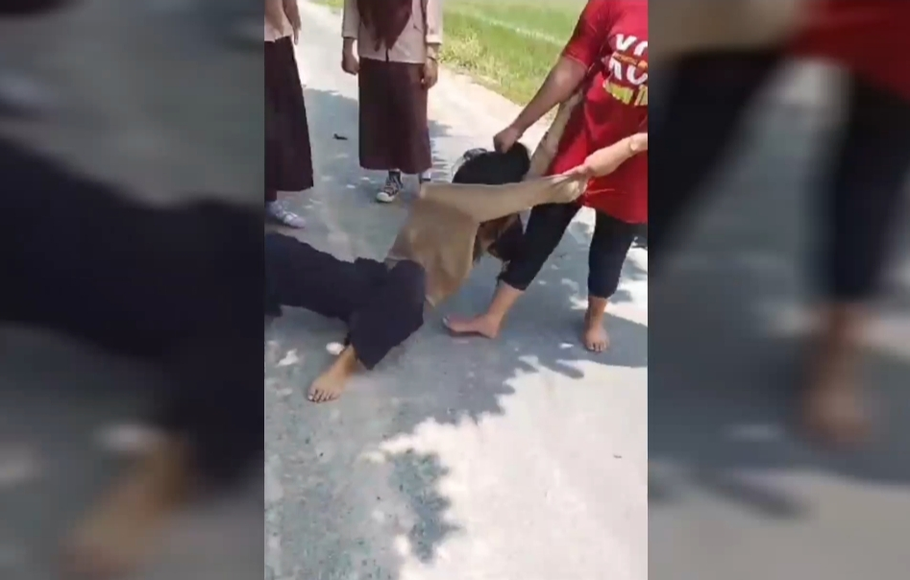 Kronologi Siswi SMP di Gowa Dijambak dan Diseret di Jalan Raya