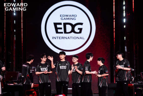 EDG弃用Simon内幕曝光：自暴自弃耍性子？