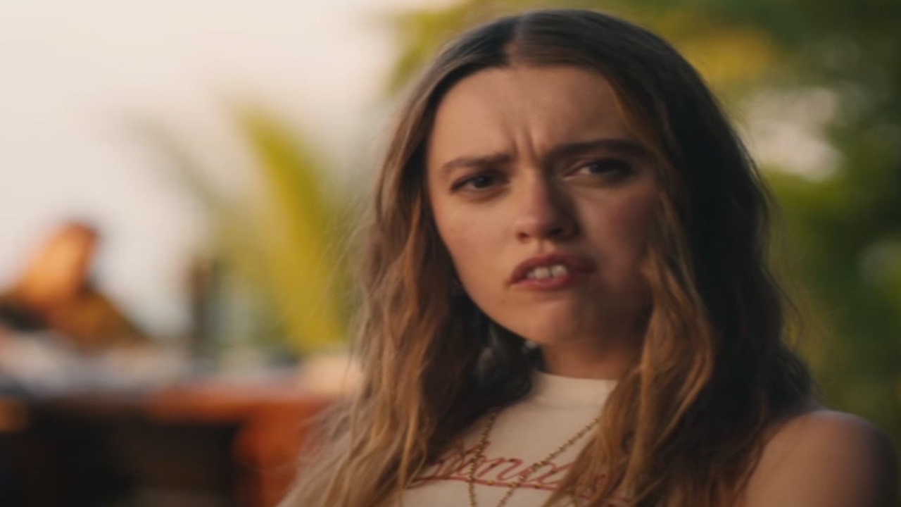 SNL Apologizes to The White Lotus Star Amy Lou Wood After Actor Blasts ...