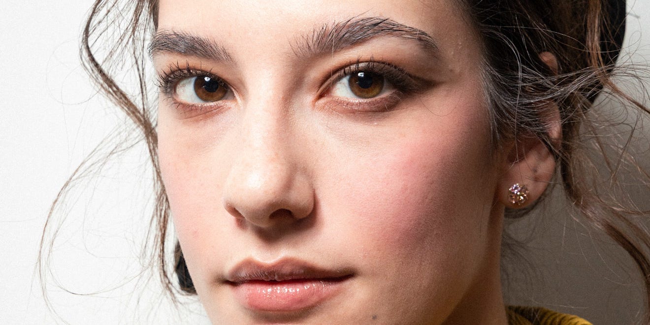 Estos eyeliner hacen que tus ojos marrón miel se conviertan en verdes