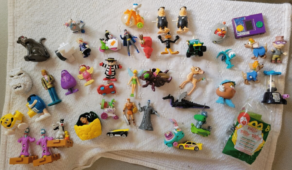 20 Childhood Relics We Hold on to and Can’t Bear to Throw Away