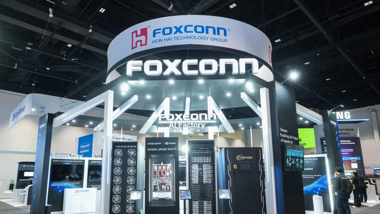 Foxconn Considering First Manufacturing Hub In North India, Eyes 300-Acre Plot In Greater Noida ...