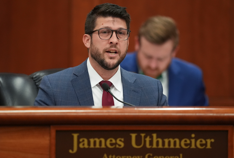 Florida attorney general, immigration enforcement officials speak in ...