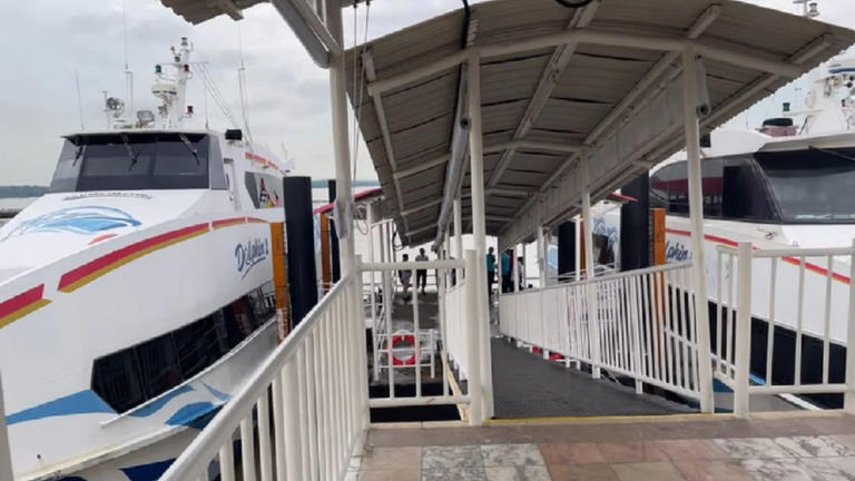 Pelabuhan Internasional Gold Coast International Ferry Terminal ...