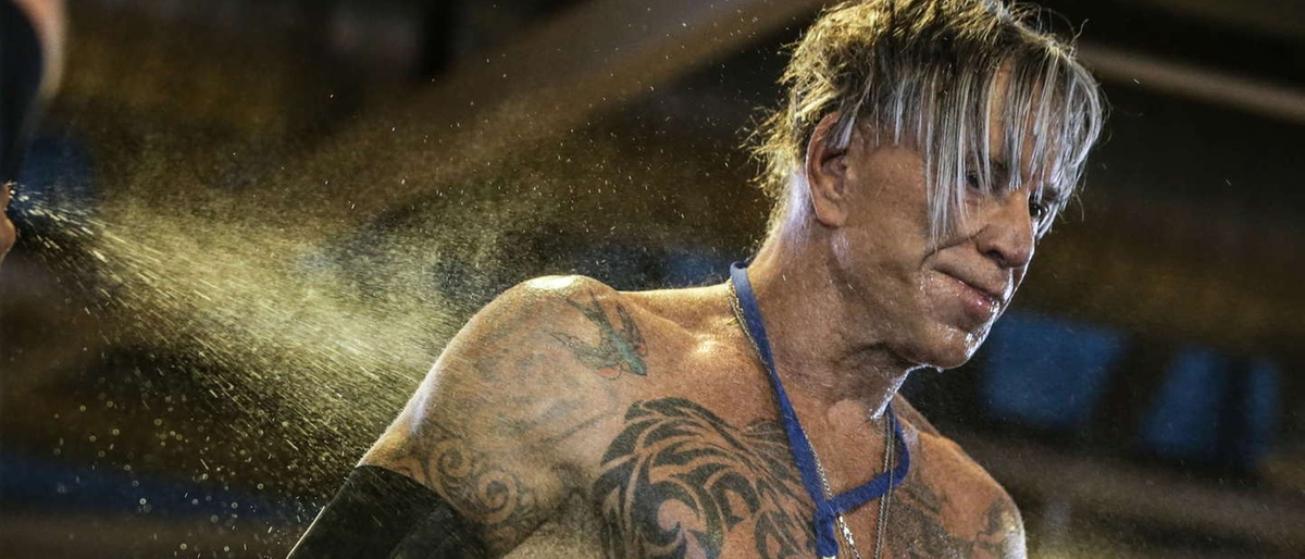 Mickey Rourke cacciato dal Grande Fratello dopo 6 giorni: cosa è successo