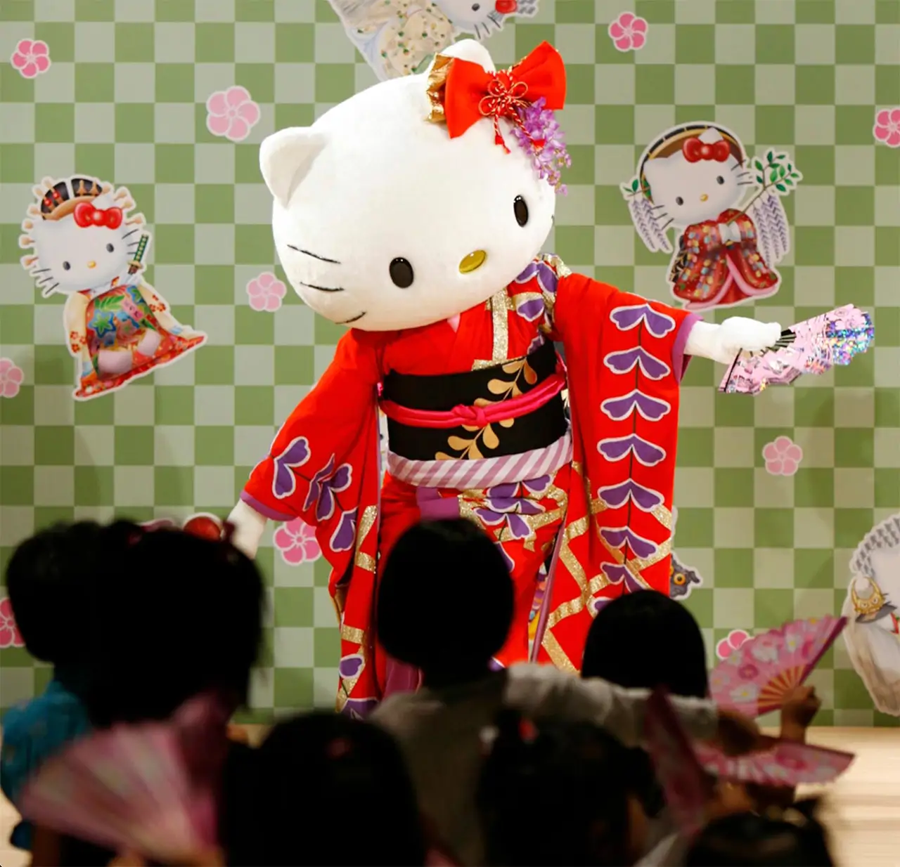 Como a Hello Kitty ajudou o Japão a conquistar o mundo após a 2ª Guerra ...
