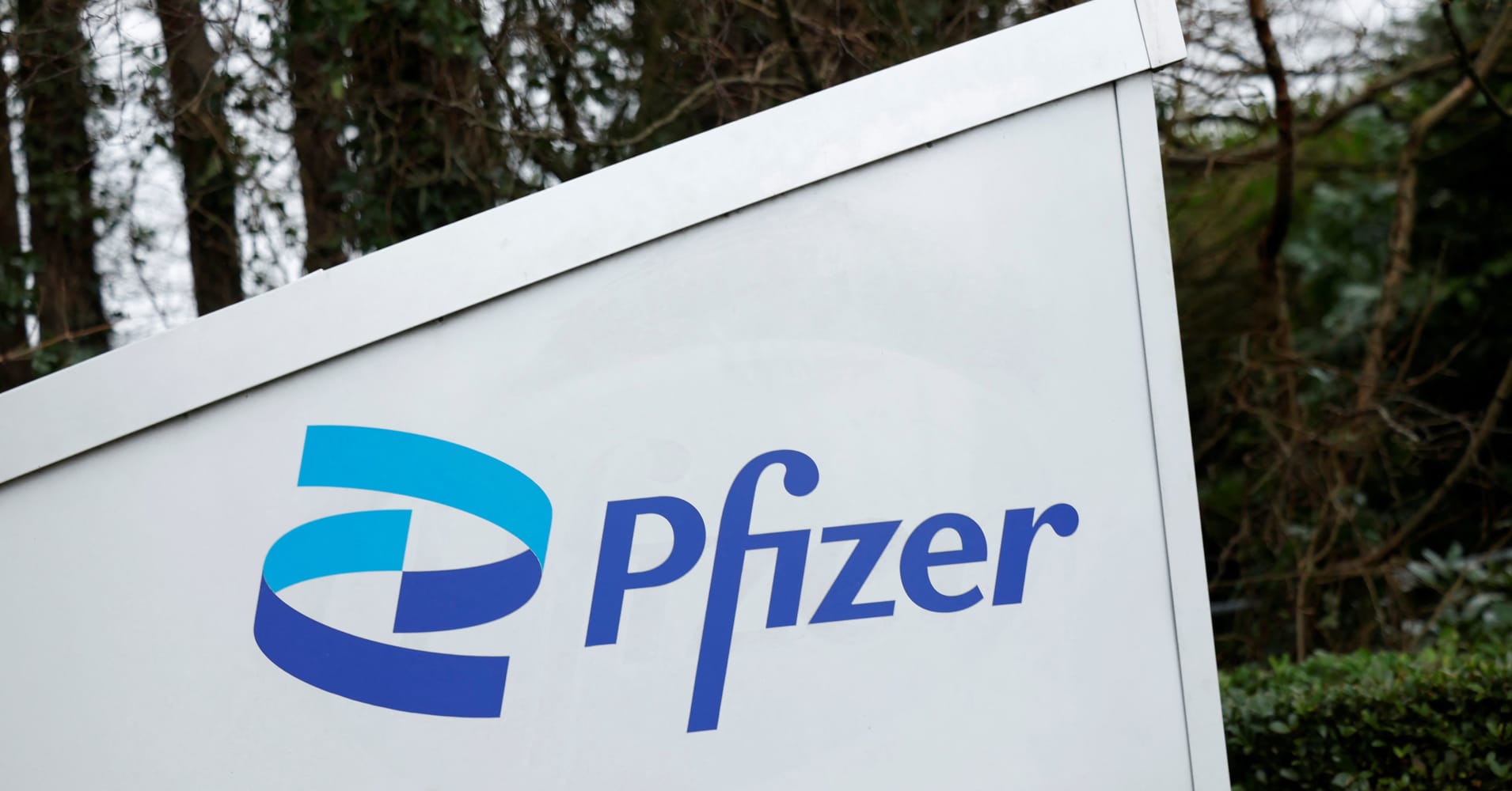 Pfizer expands cost cuts, tops quarterly profit estimates even as sales ...