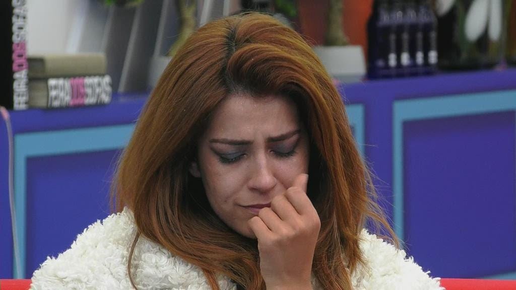 Ao ouvir uma última mensagem de Dinis Almeida... Solange Tavares desaba em lágrimas