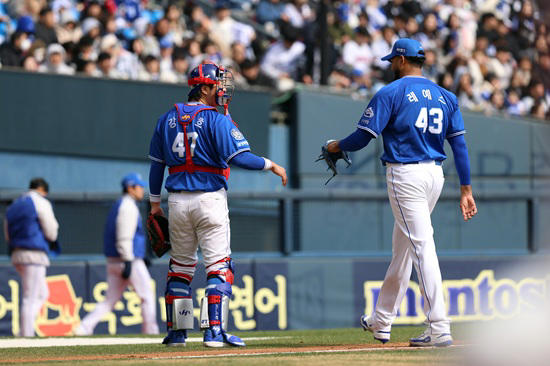 '이럴 수가' 우박 맞고 2이닝 54구 조기 강판…이유 있었네 "레예스 어깨 염증 발견, 로테이션 한 번 거른다"