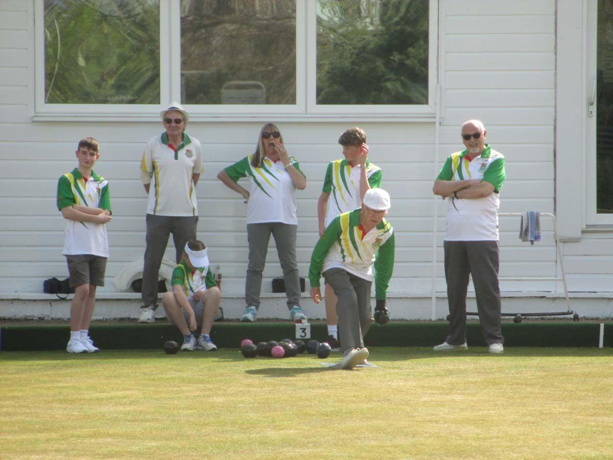 Pulborough players back on the green for 2025