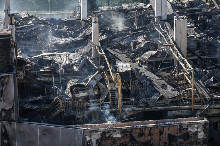 Incendie du centre de tri à Paris : un nouveau départ de feu une semaine après le sinistre