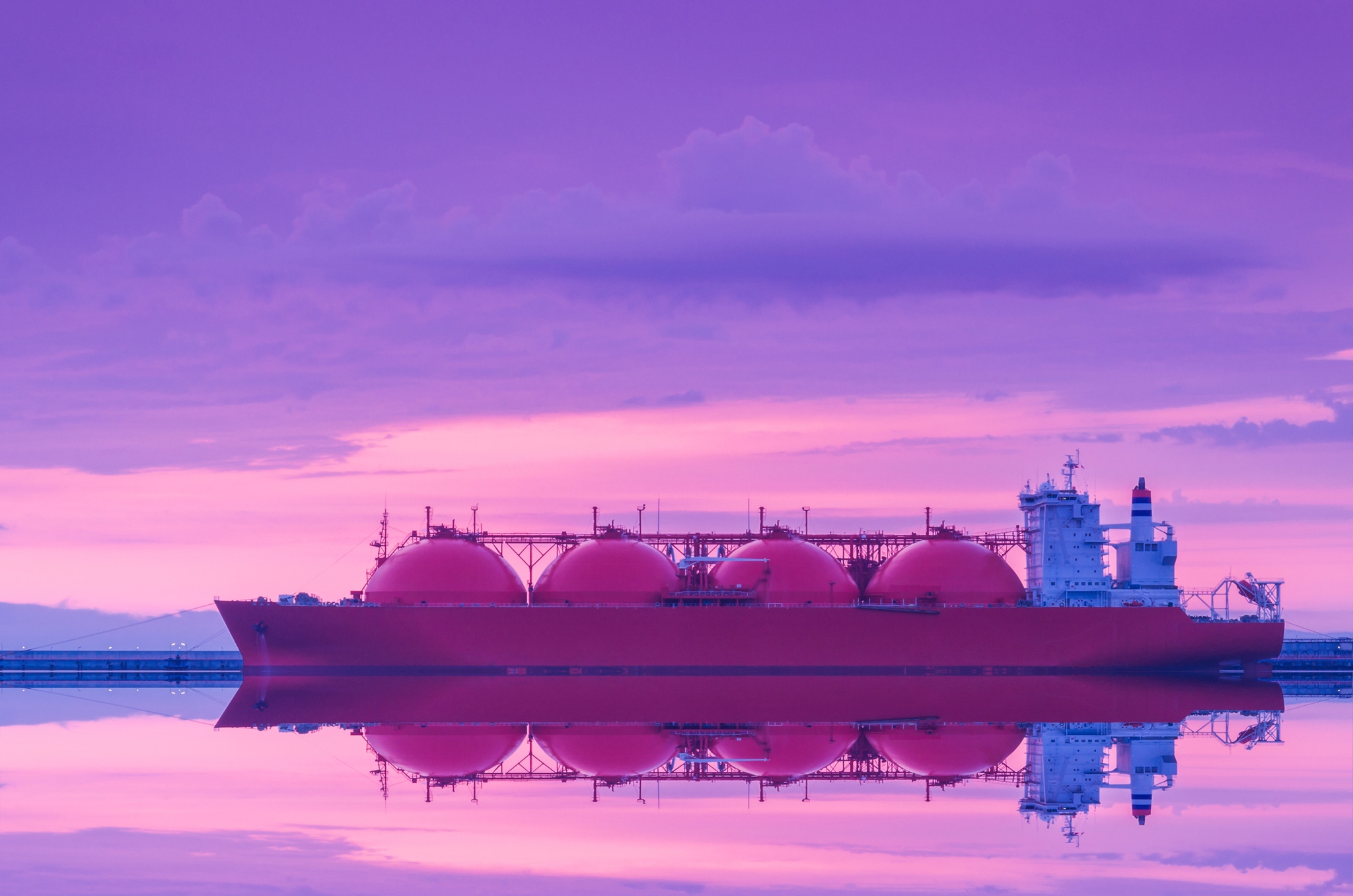 Η Ουγγαρία υπογράφει σύμβαση με τη Chevron για την προμήθεια 400 εκατ ...