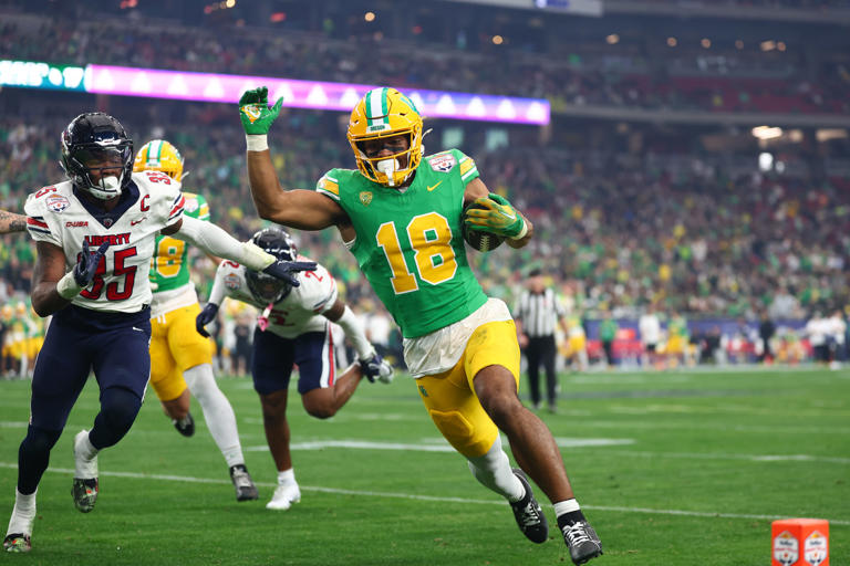 Oregon Ducks football star Kenyon Sadiq earns elite ranking among TEs ...