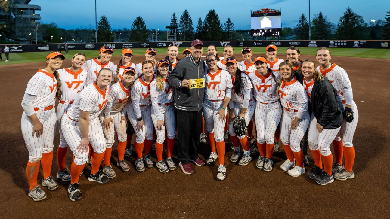 AUSL hands out 'golden tickets' to 12 college softball players