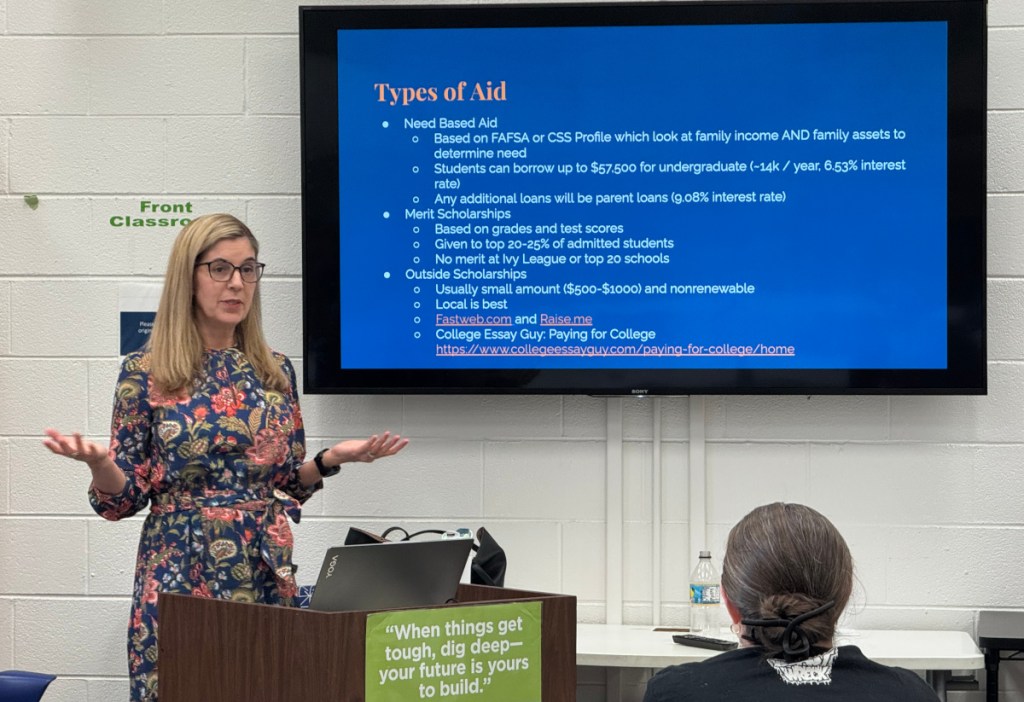 North Springs High offers free college counseling for juniors