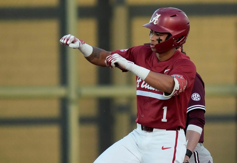 Alabama shortstop named semifinalist for top college baseball award