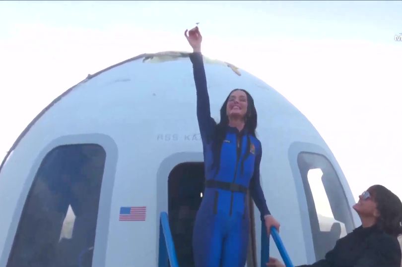 Katy Perry and all-female Blue Origin crew return from space as Khloe ...
