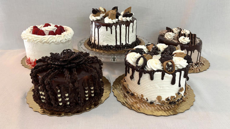 Every Publix Supreme Cake, Ranked Worst To Best