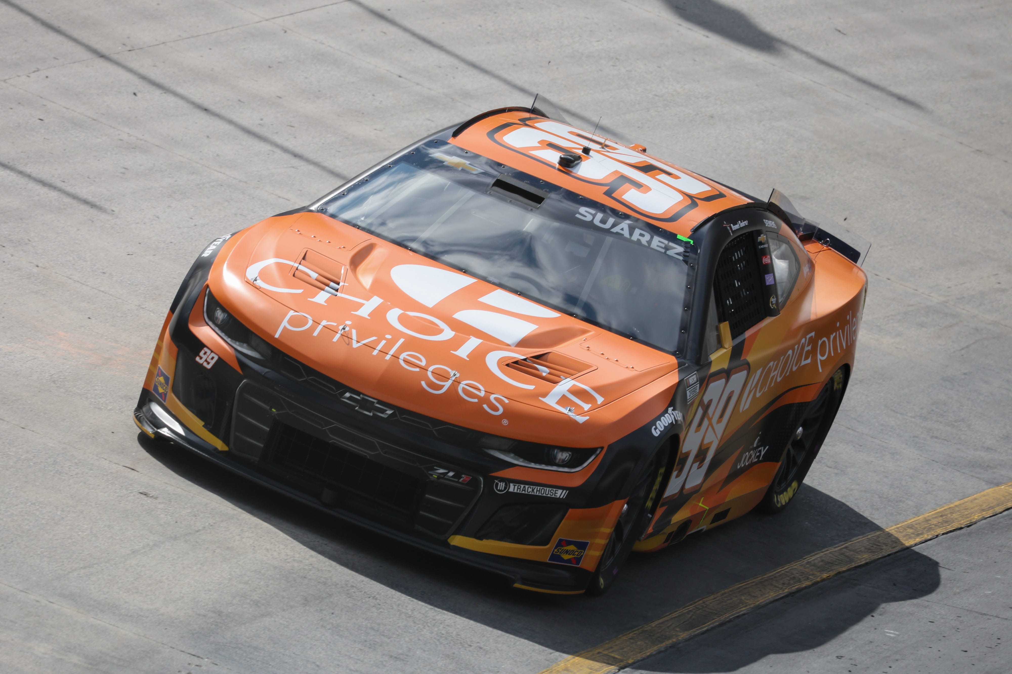 Daniel Suarez reveals scary pit road video from Bristol in 2025