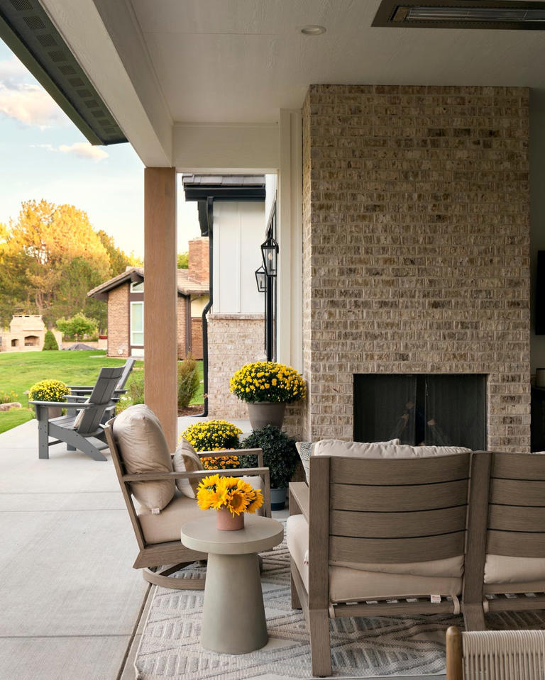 7 Outdoor Rug Trends for Summer 2025, According to Designers