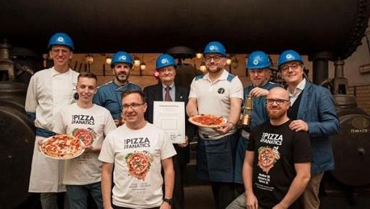 La pizza più “profonda” d’Europa è napoletana, ma realizzata nelle ...