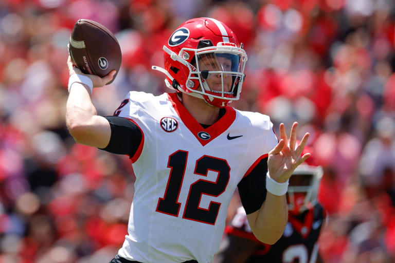 Georgia football QB plans to return for another season