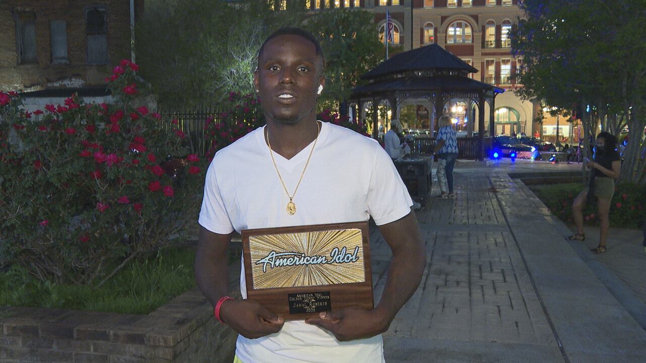 Jamal Roberts performs as a part of Top 24 on American Idol, looks to ...