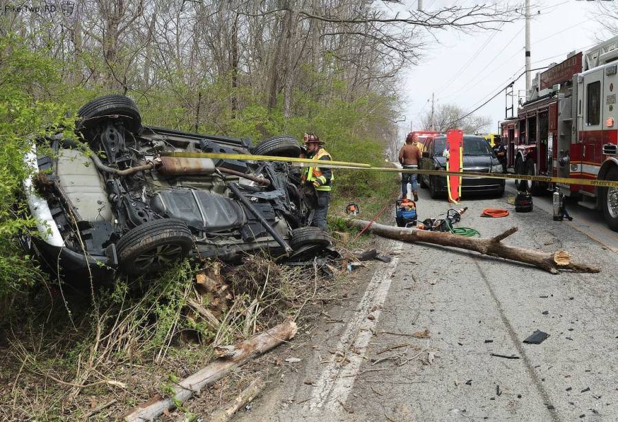 IMPD: Open container found in mangled vehicle after crash sends 2 to ...