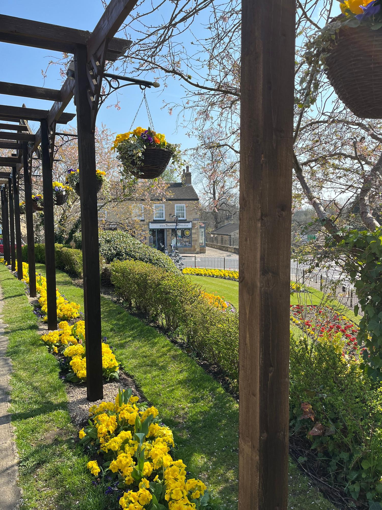 Pergola repairs completed in Wetherby thanks to community collaboration
