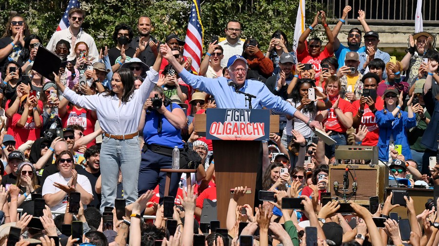 Sanders jokingly calls Ocasio-Cortez his daughter at Utah rally