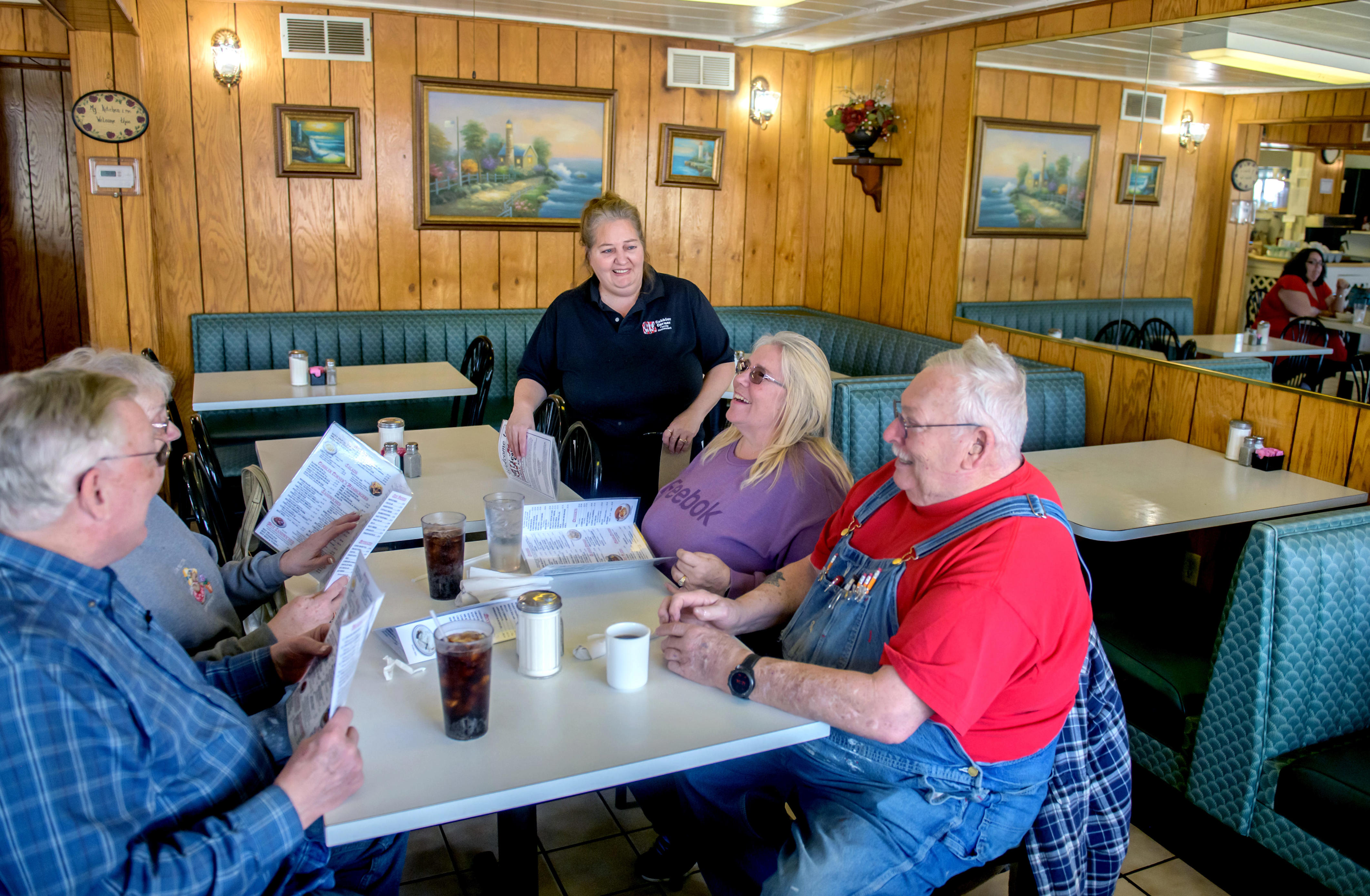 Want to dine out on Easter Sunday? These Peoria-area businesses are open