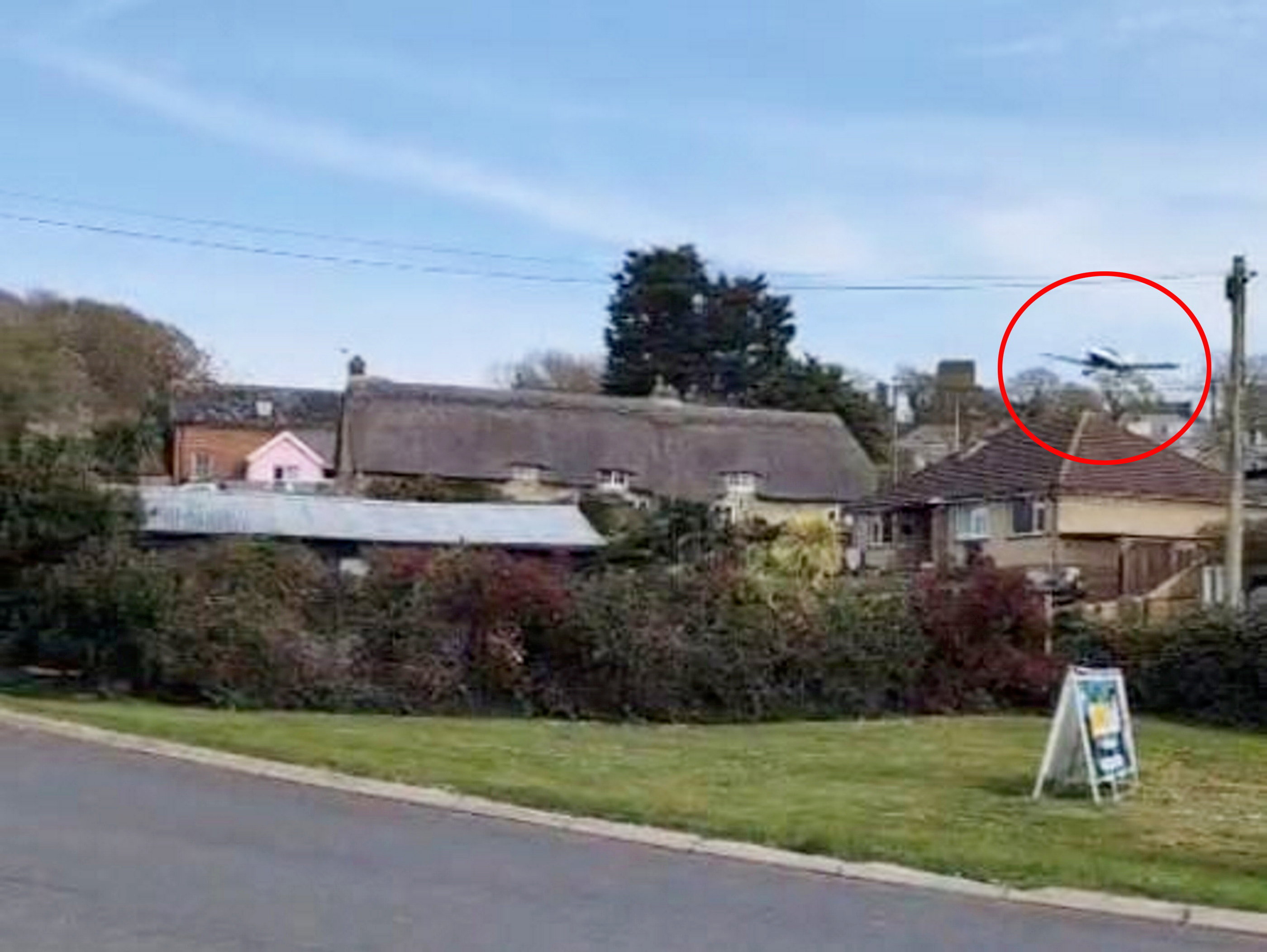 Shocking moment plane crashes into UK holiday park - metres away from ...