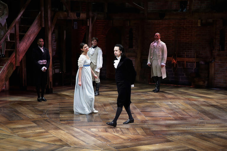 Leslie Odom Jr. to reprise his Tony-winning role in ‘Hamilton’ this fall