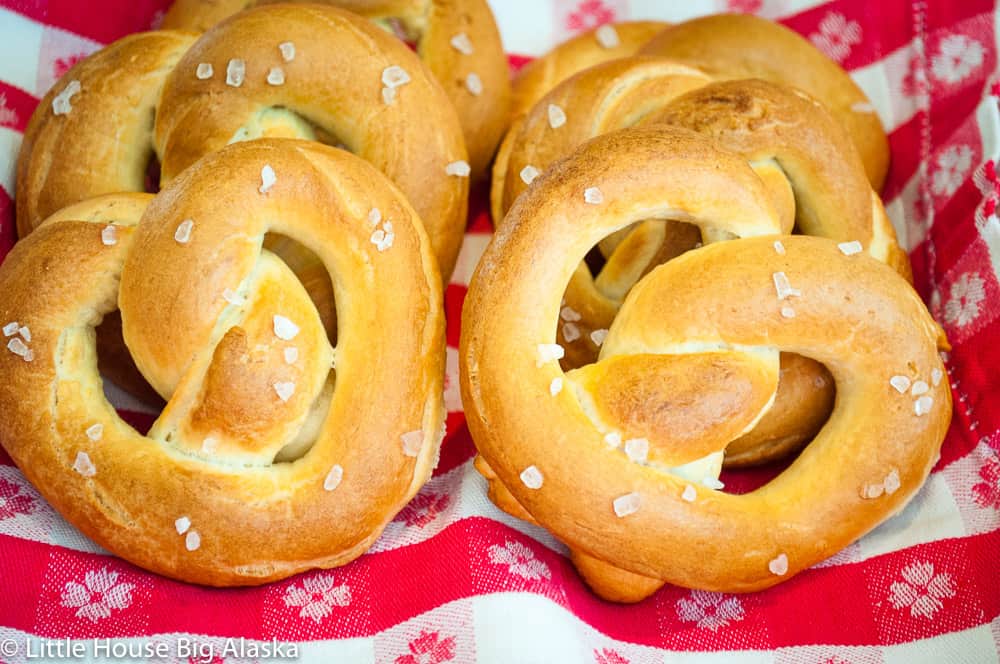 10 soft pretzel recipes built for serious dipping
