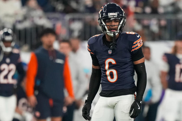 Bears sign Kyler Gordon to $40 million extension, securing slot ...