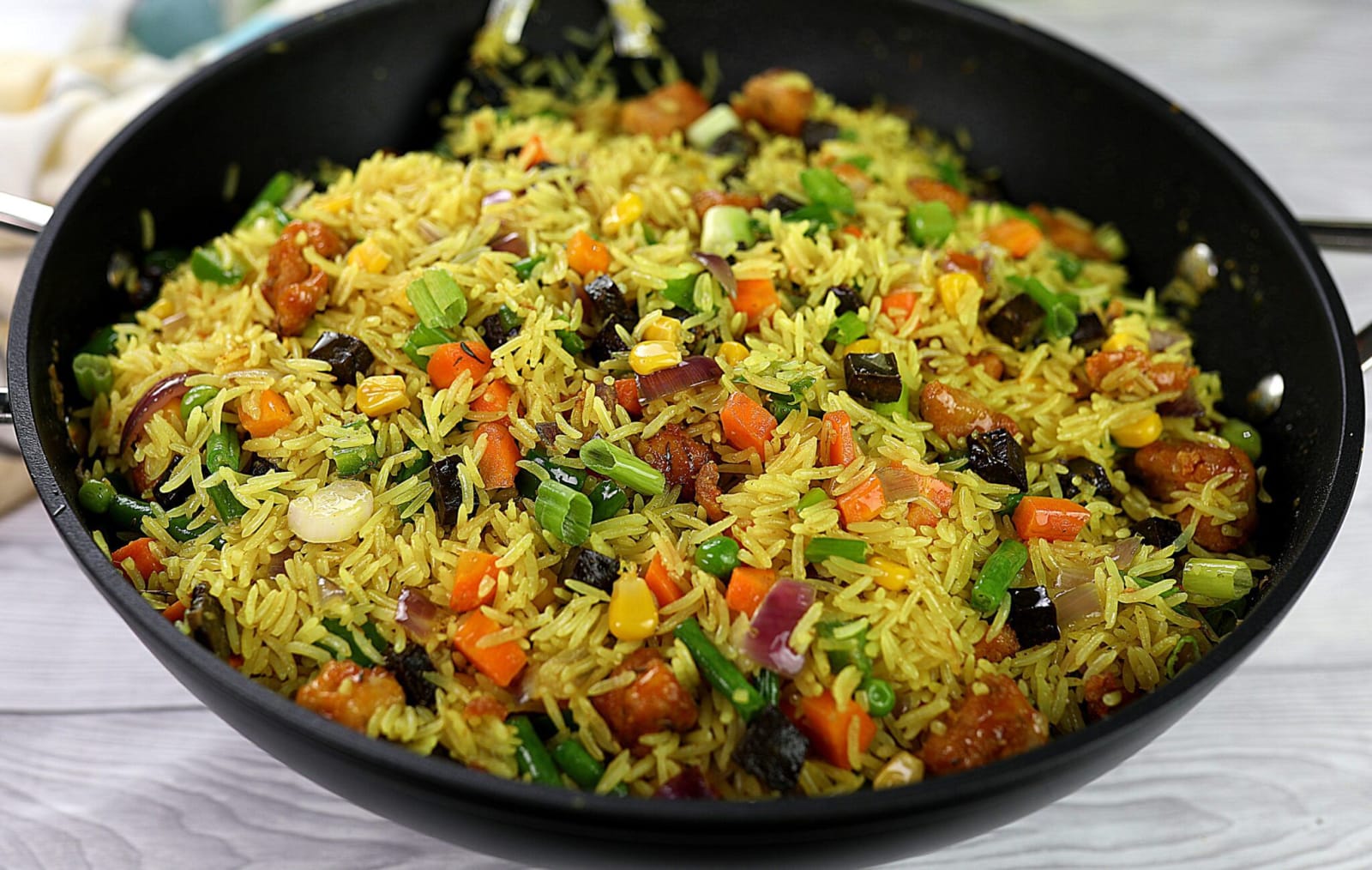 How to make Nigerian fried rice for Easter